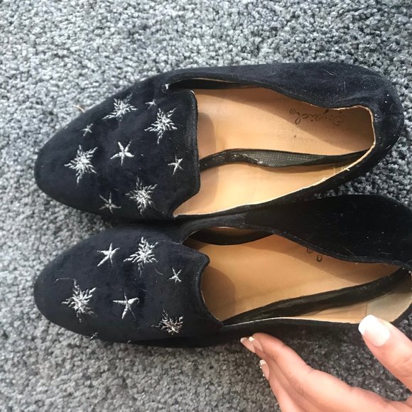 Shoes | Well Worn Black Flats | Poshmark